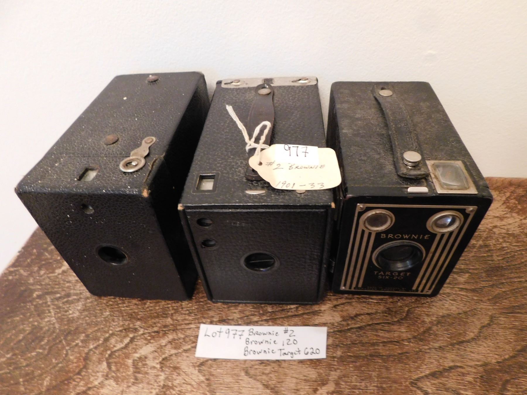 BROWNIE BOX CAMERA LOT - Schmalz Auctions