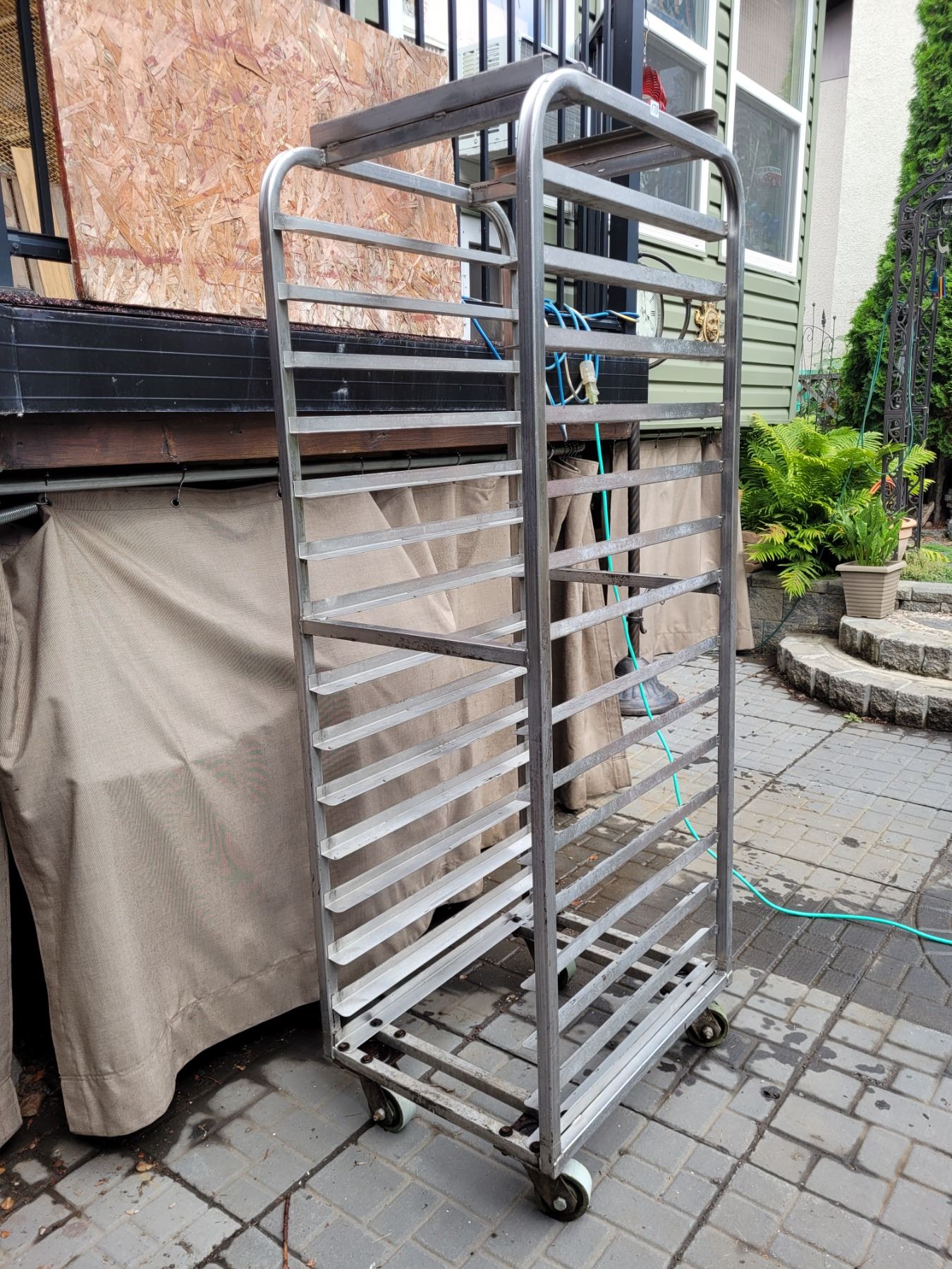 Stainless steel rolling shelf. 15 rack.