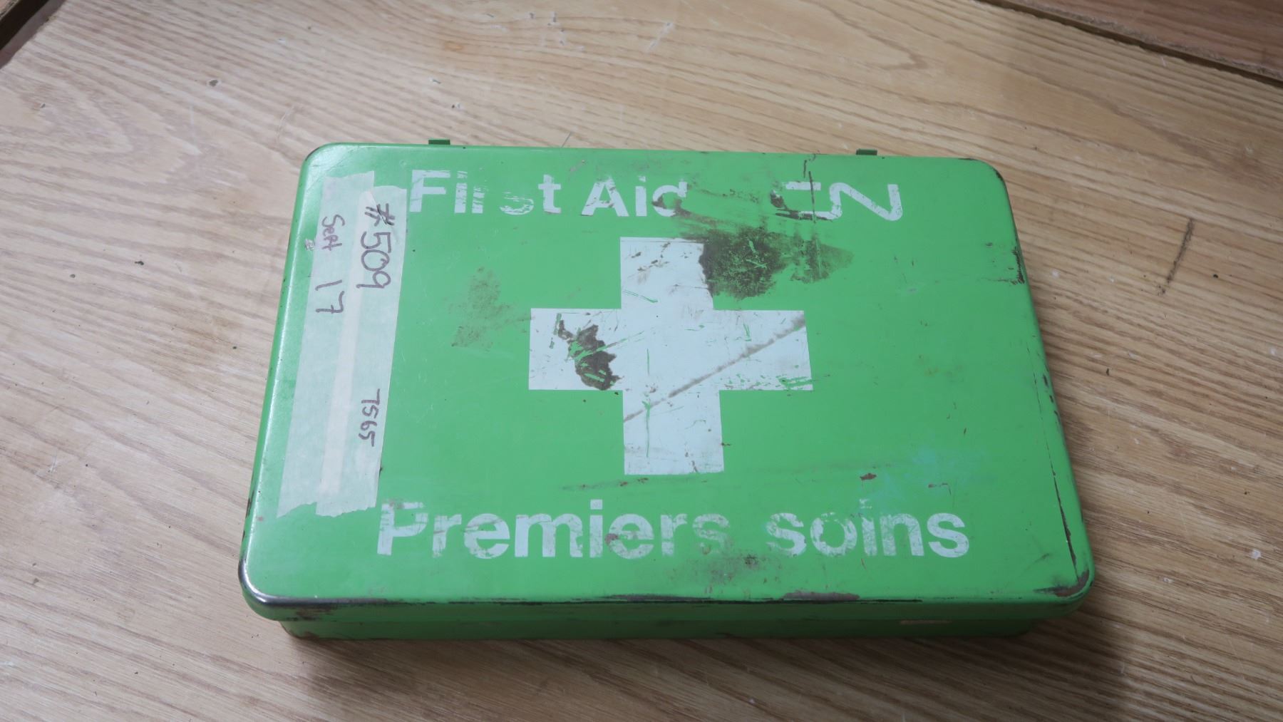 vintage CN first aid kit - Schmalz Auctions