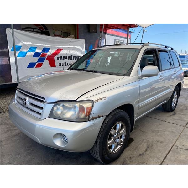 2005 TOYOTA HIGHLANDER