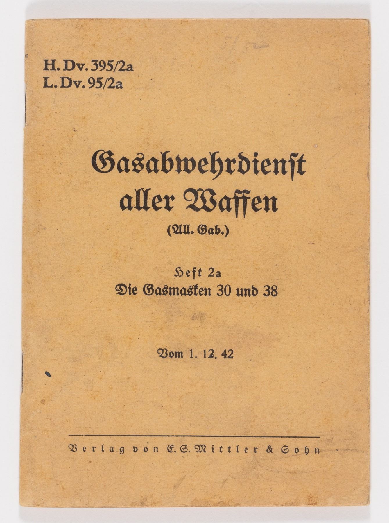 WWII GERMAN GAS MASK BOOKLET