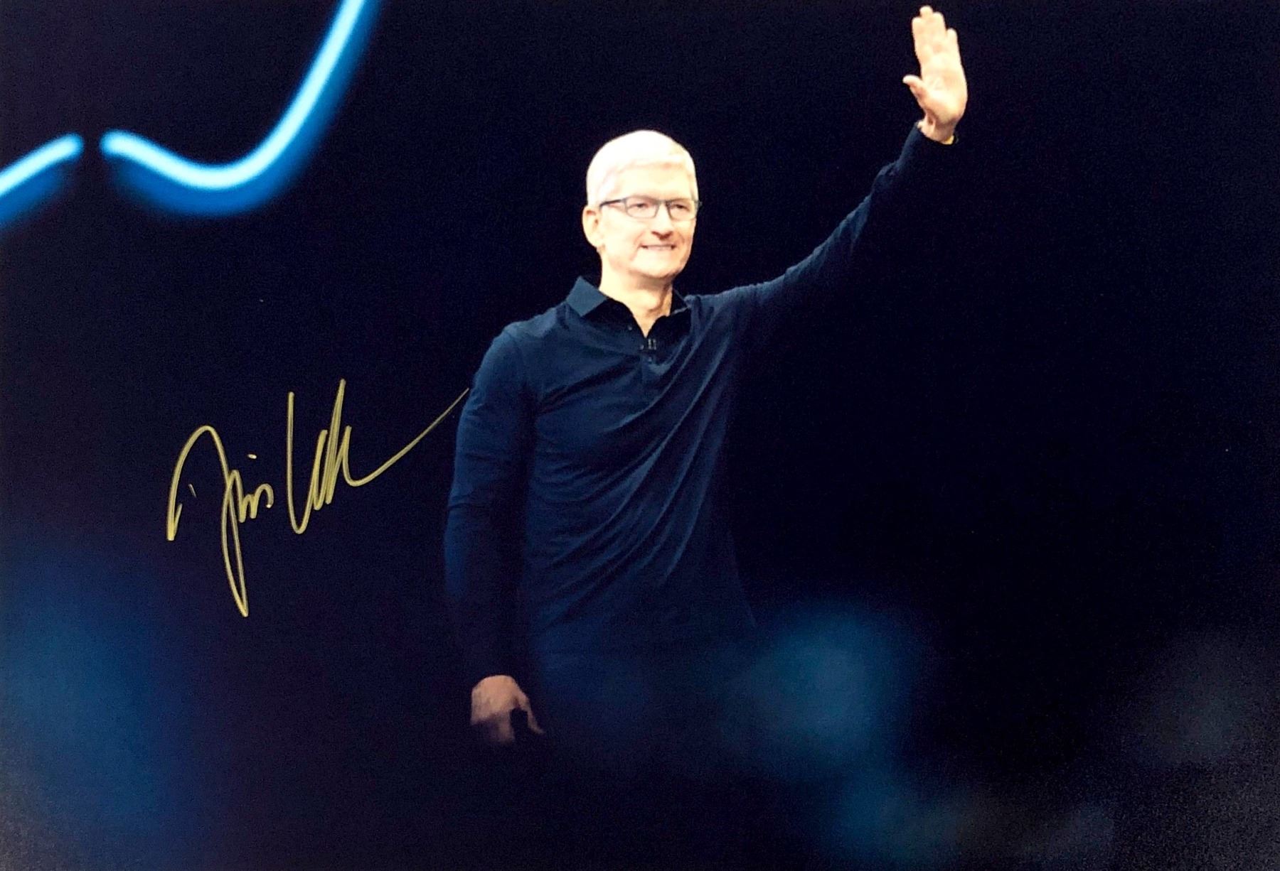 Tim Cook Autograph Autograph Signed Photo