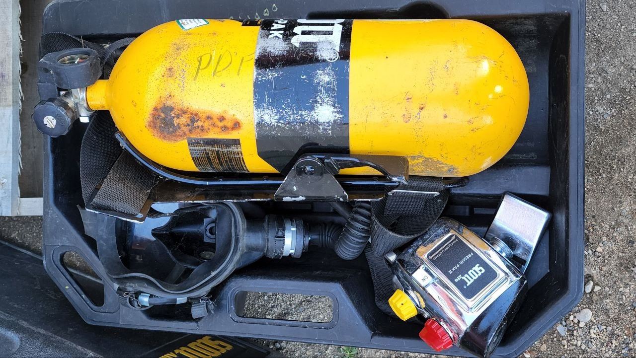 "Scott Air-Pak" Yellow, Steel SCBA (Self Contained Breathing Apparatus ...