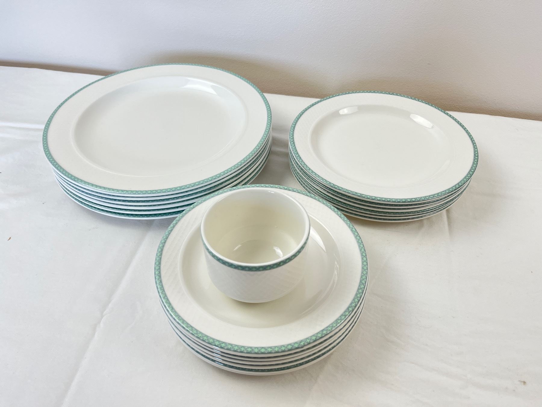 DUDSON Armorlite Dishes Stroke-On-Trent England