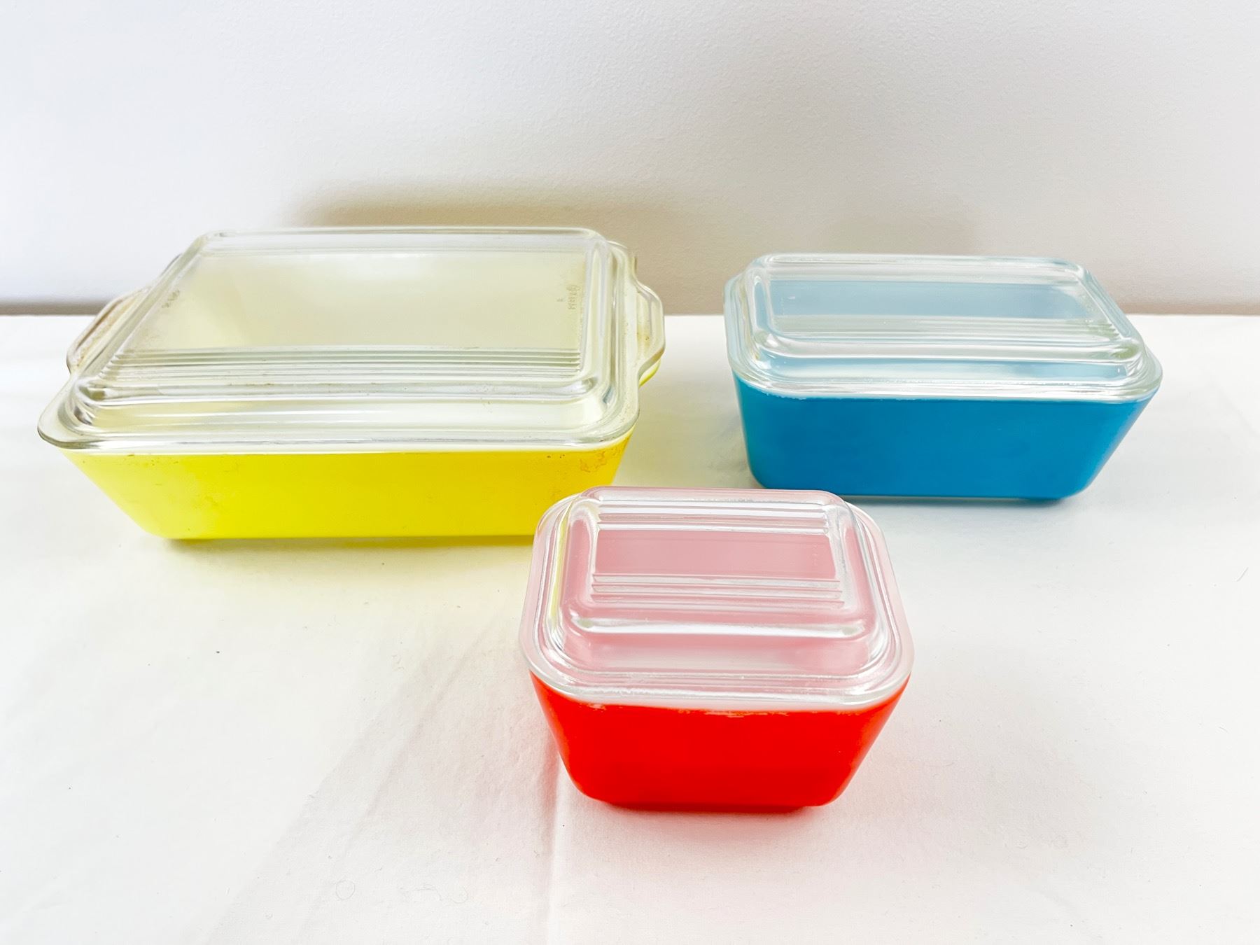 Vintage Pyrex Primary Color Refrigerator Dish Set with lids