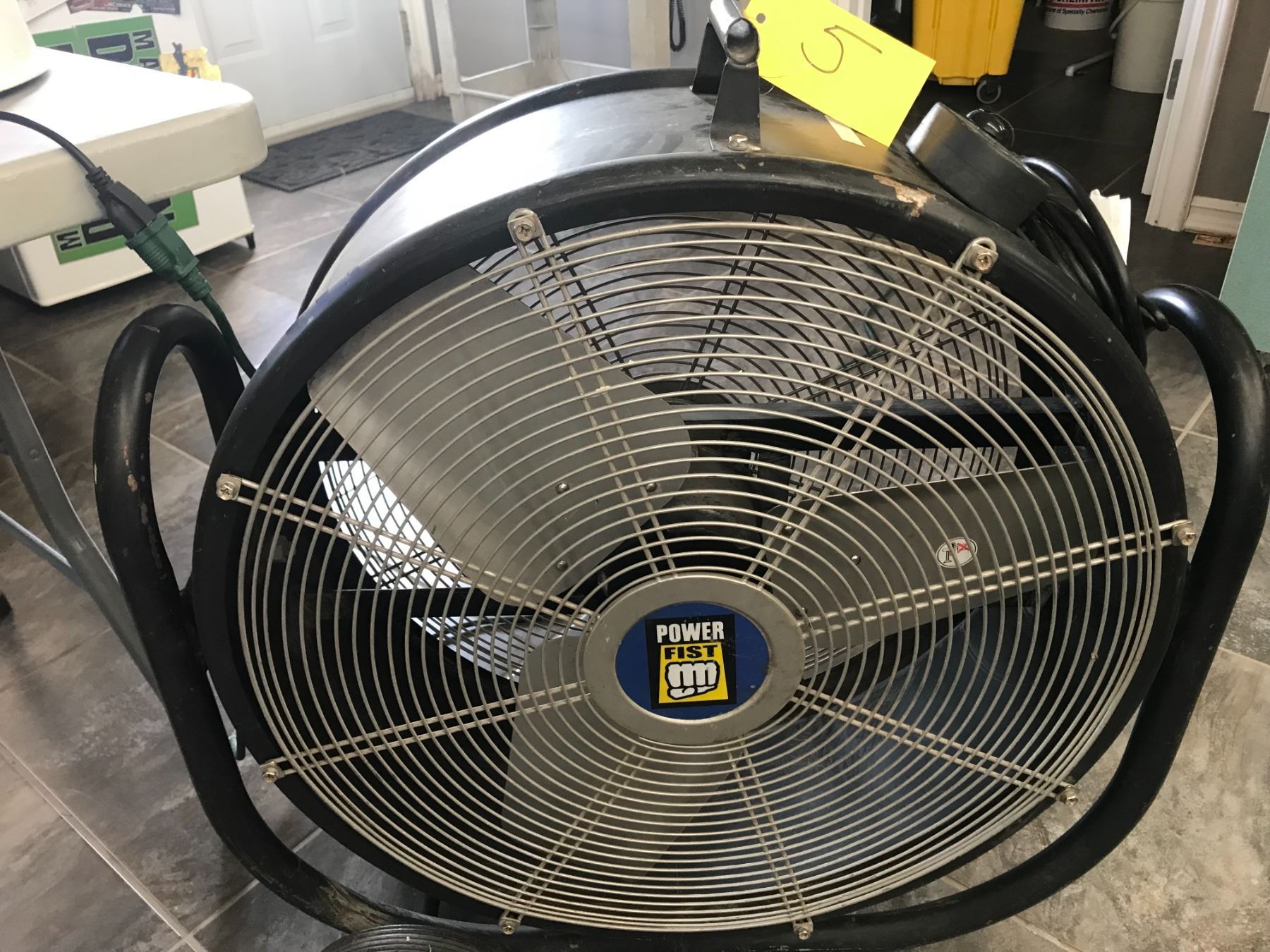 24" Power Fist Fan