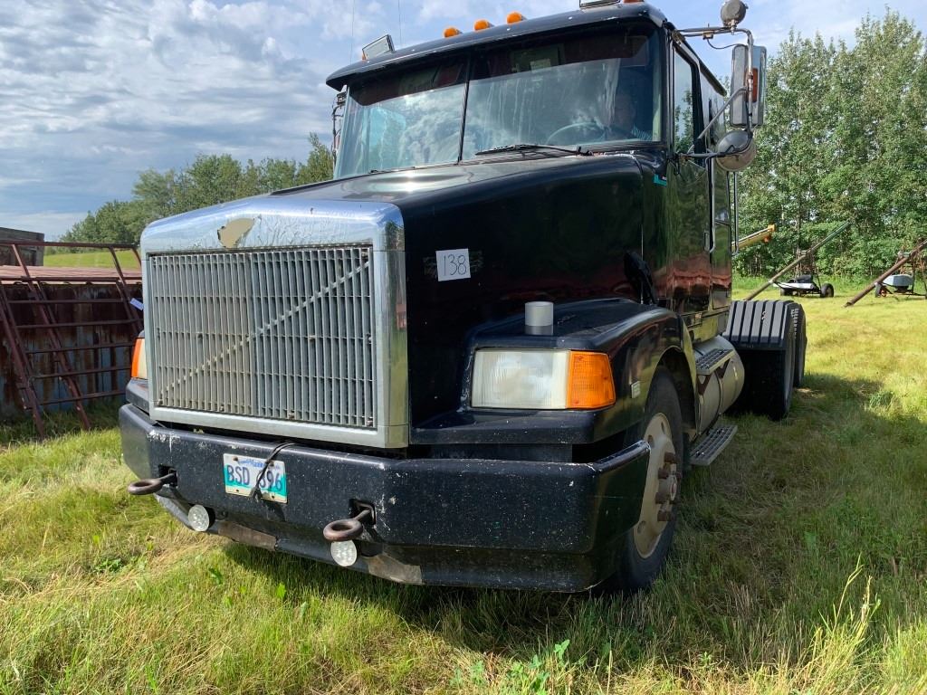 1990 Volvo tractor truck