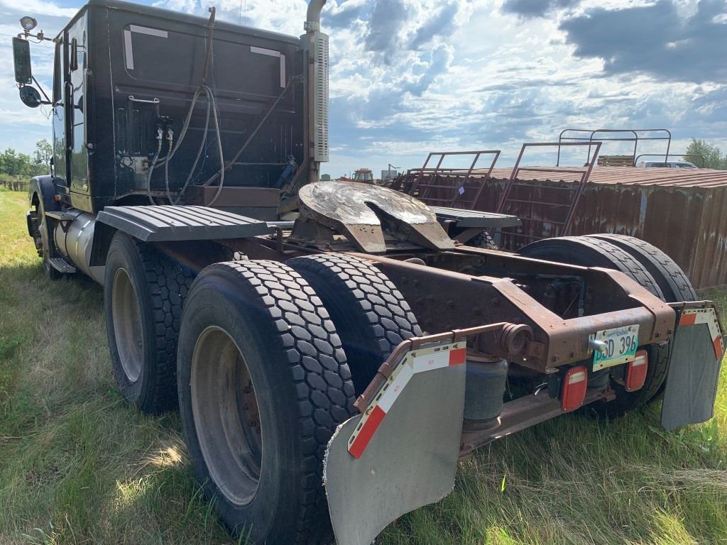 1990 Volvo tractor truck