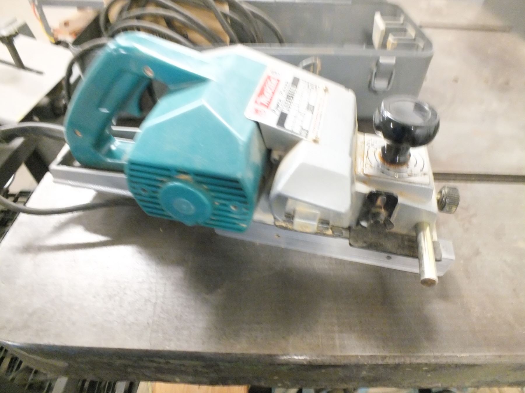 Makita Handheld Plainer