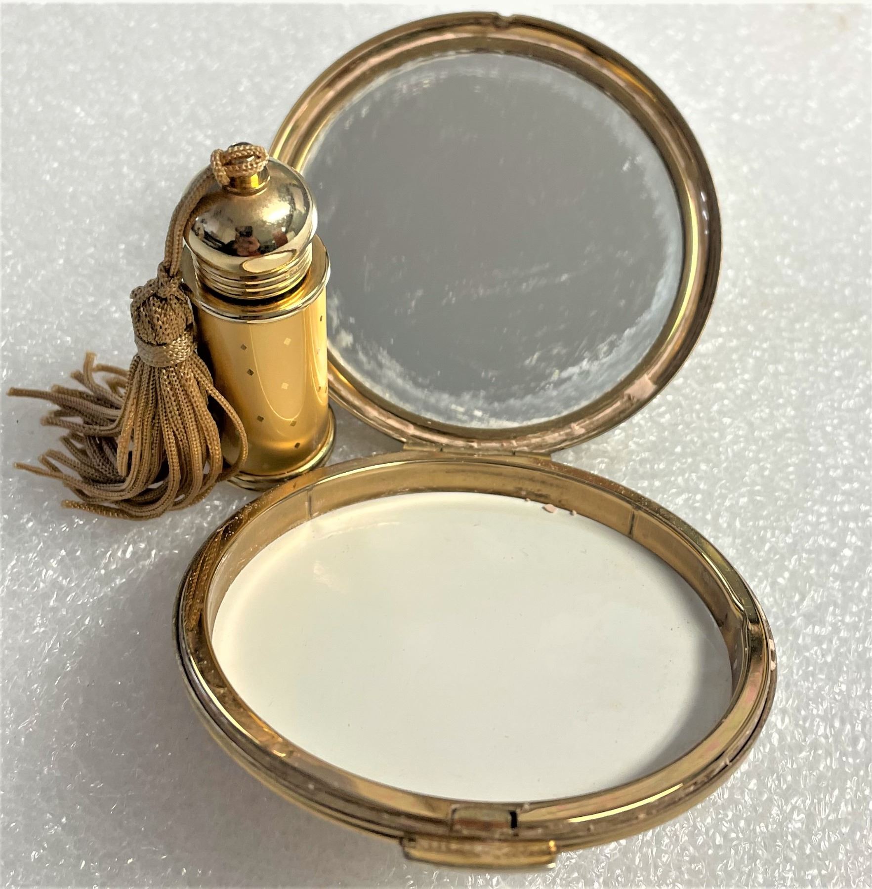Vintage Ladies Vanity Items