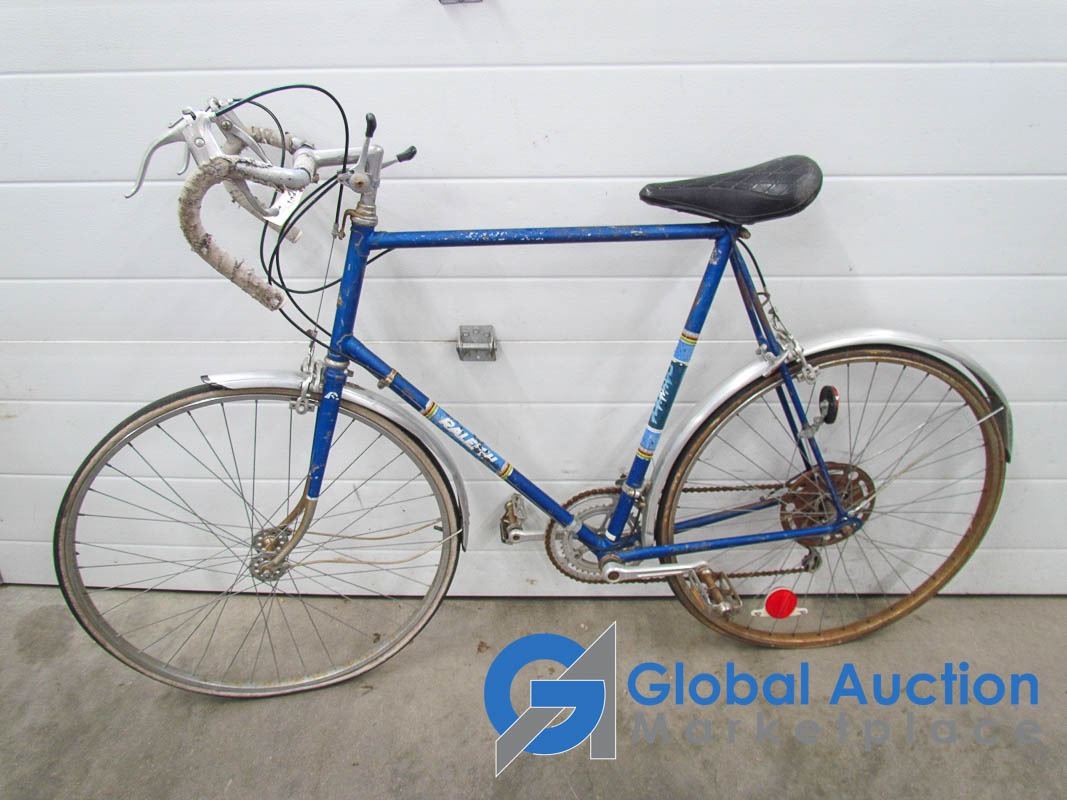 Men's Blue Raleigh Road Bike