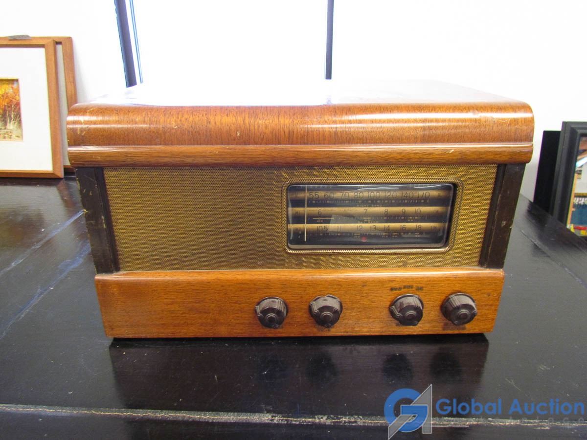 **Vintage Marconi Radio