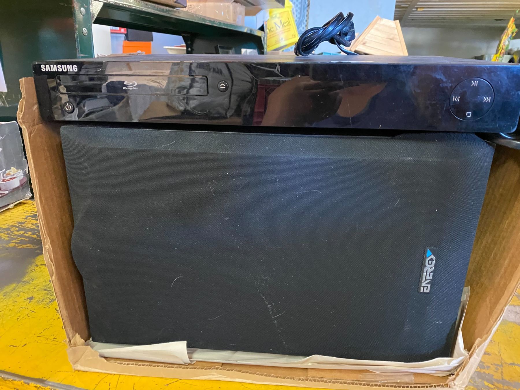 Samsung blue ray player and energy speaker