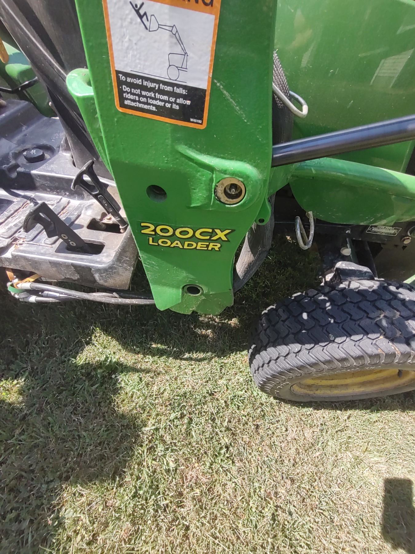 JOHN DEERE 4WD HYDROSTATIC 2320 W/ 200CX LOADER, ALWAYS GARAGED