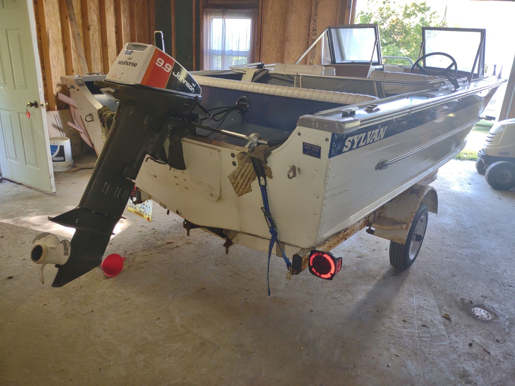 VINTAGE SYLVAN 16 SPORTSTER FISHING BOAT W/ TRAIL R CRAFT TRAILER