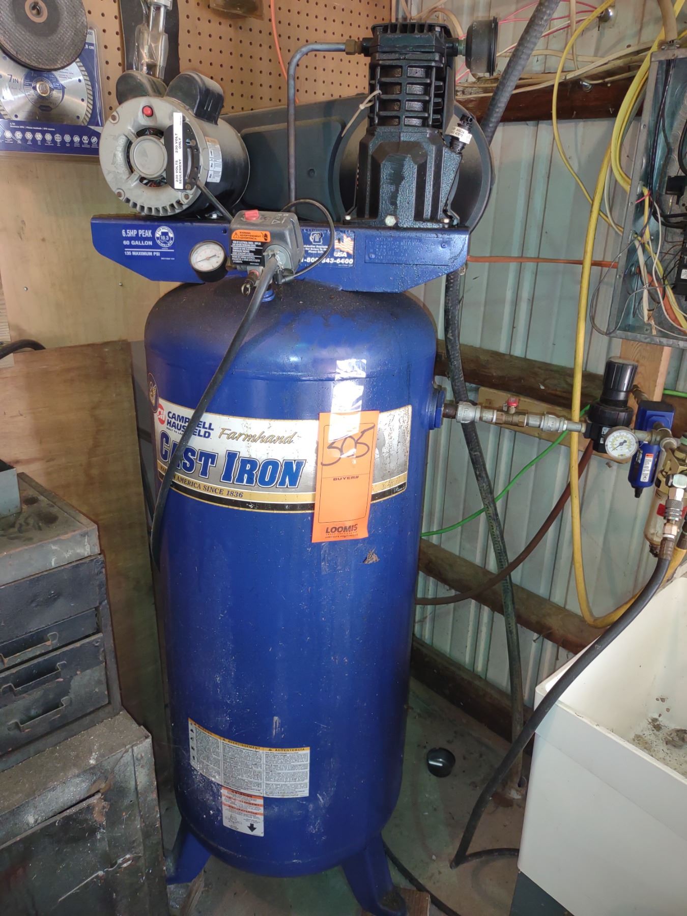 CAMPBELL HAUSFIELD 60 GALLON UPRIGHT COMPRESSOR. 6.5 HP