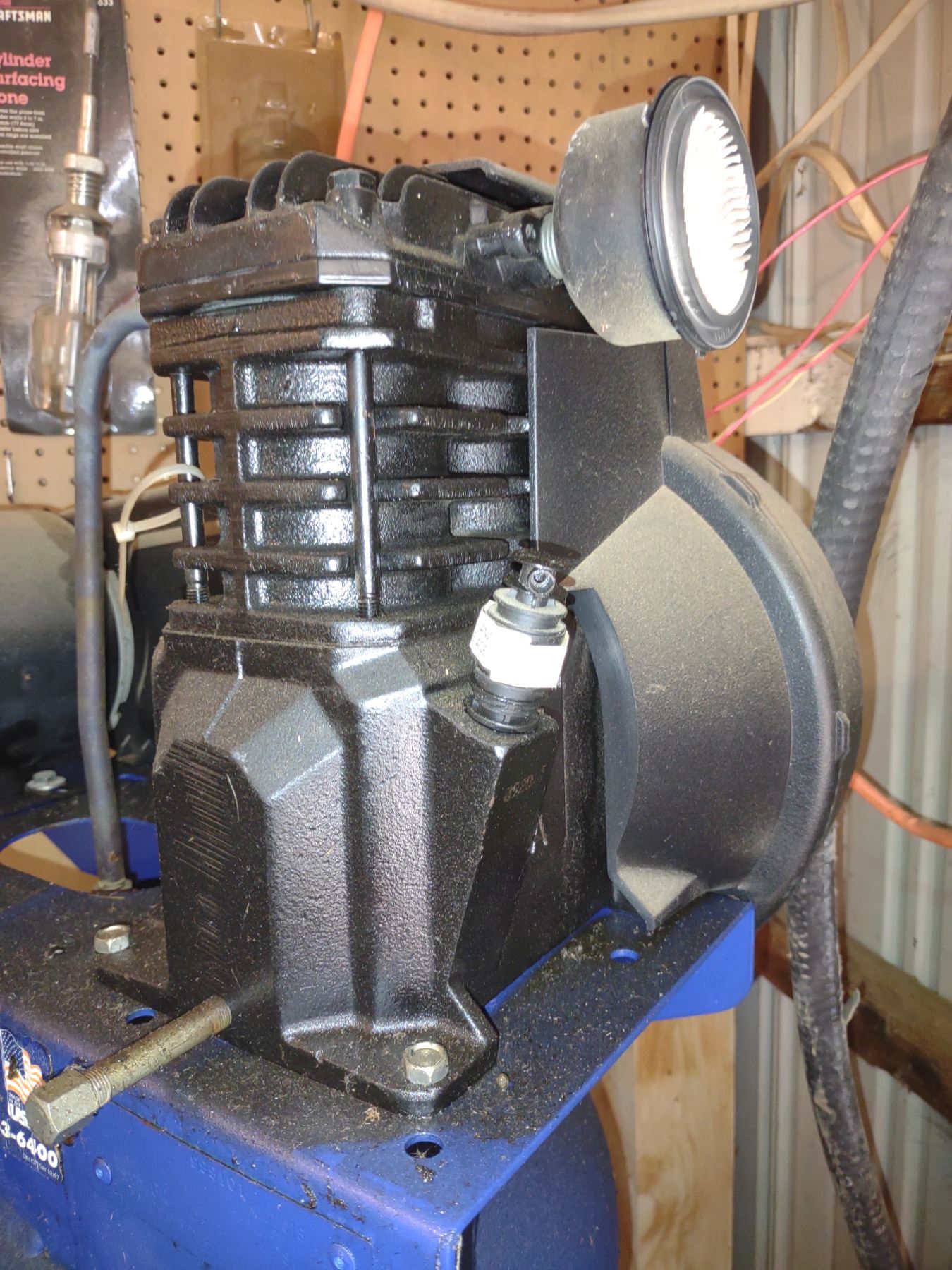 CAMPBELL HAUSFIELD 60 GALLON UPRIGHT COMPRESSOR. 6.5 HP