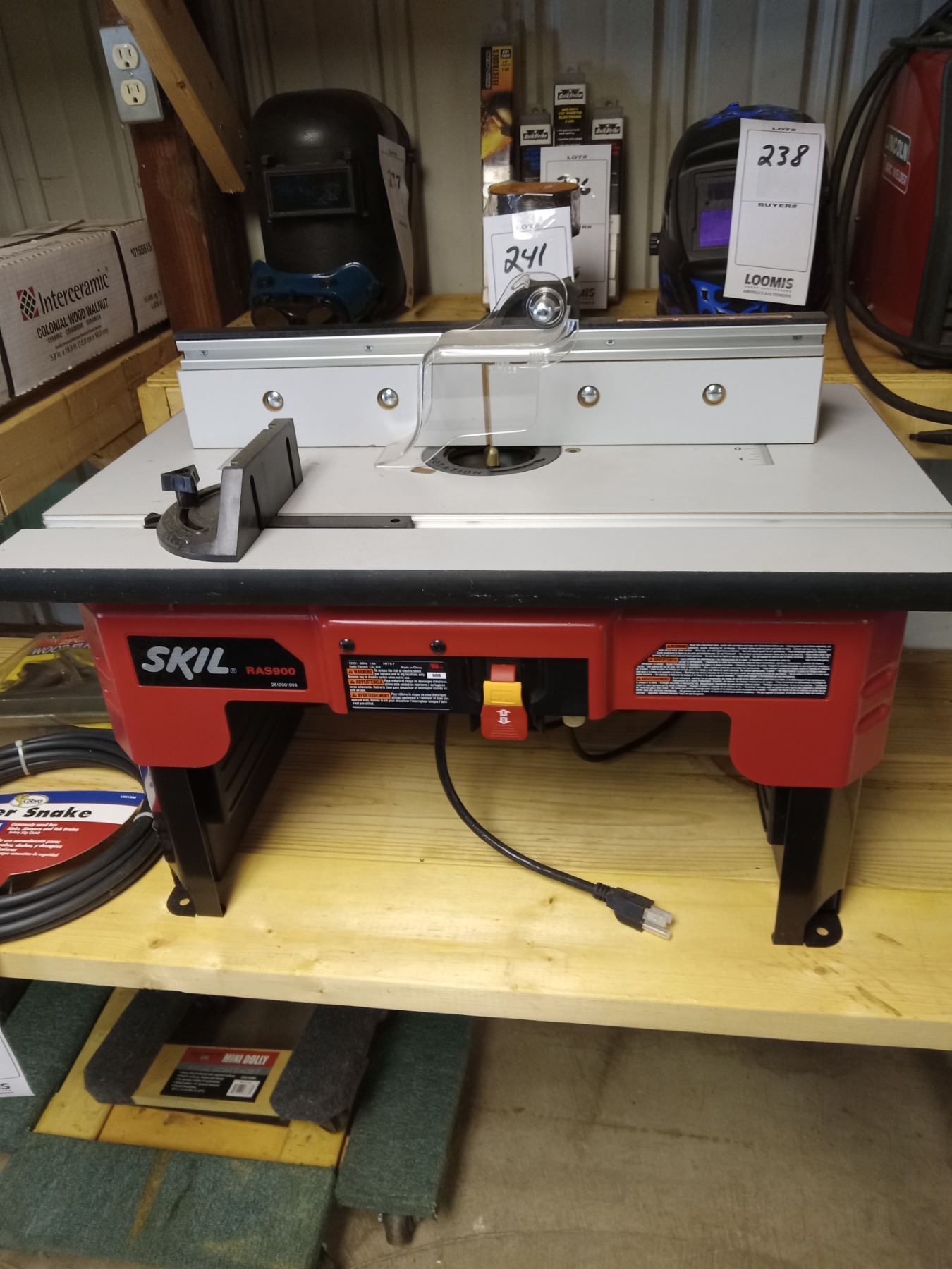SKIL RAS900 ROUTER W/ TABLE, LOOKS NEW