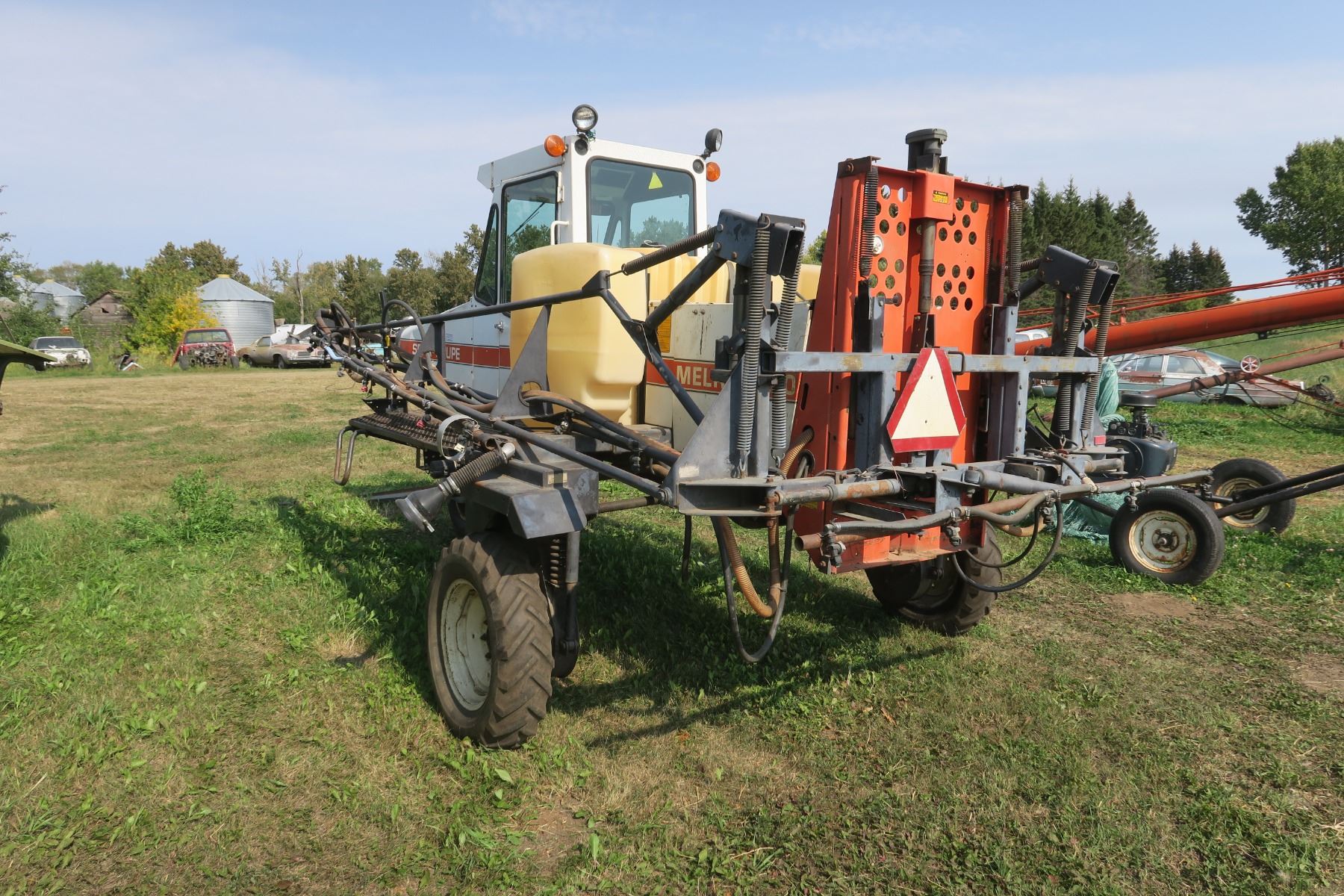 Spray Coupe Melroe 220 Sprayer - 2611hrs. Running w/ New Battery ...