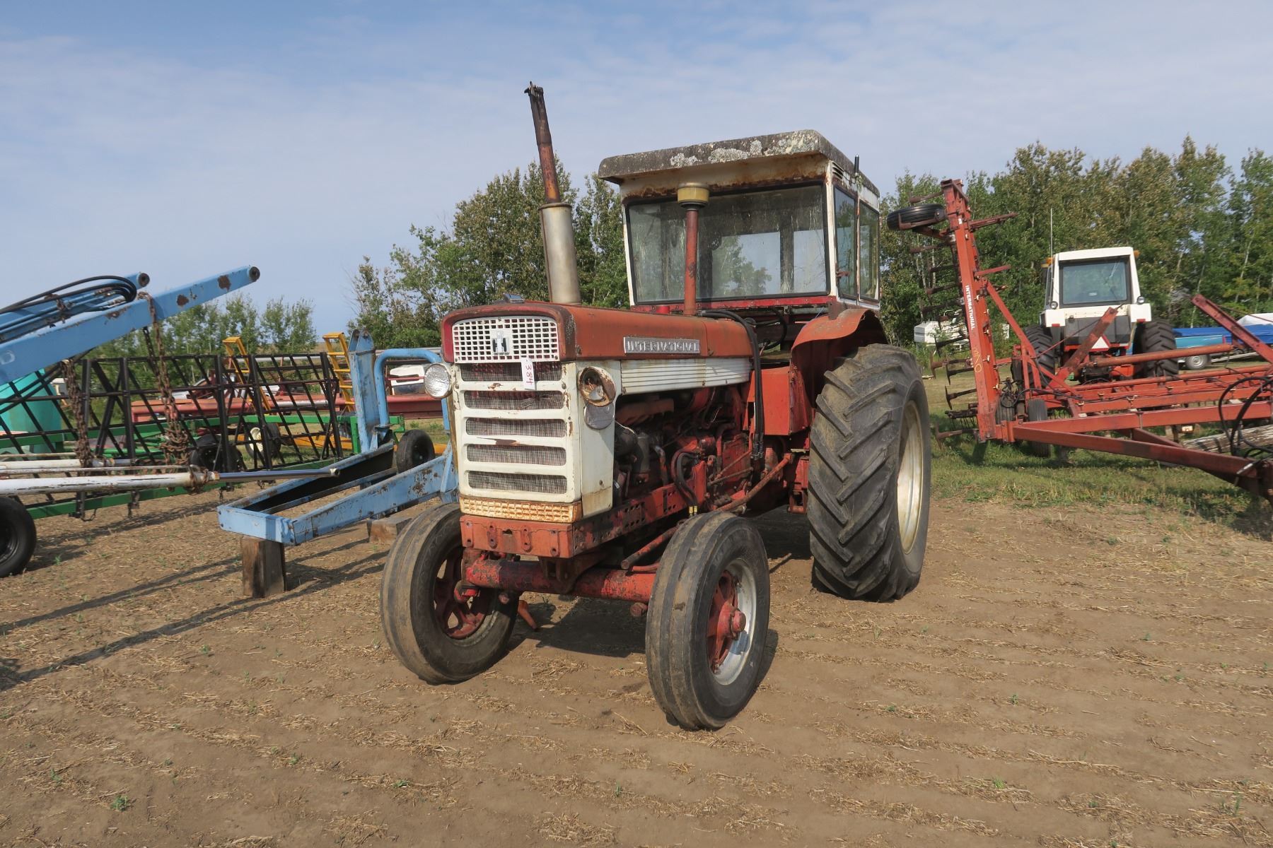 IH 660 Diesel - 5292hrs. Runs but Needs TLC - 18.4-34 Rear Tires, 7.50 ...