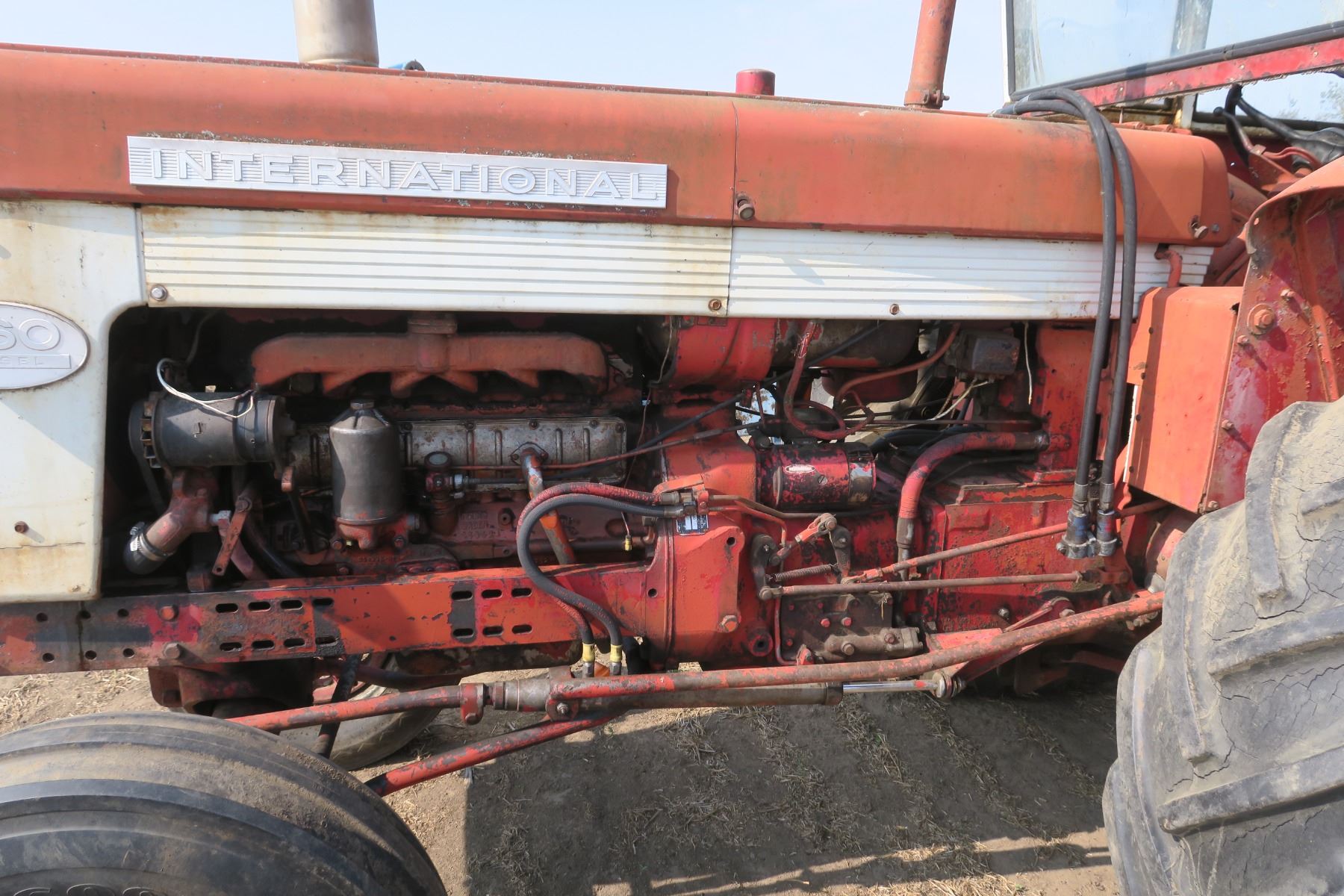 IH 660 Diesel - 5292hrs. Runs but Needs TLC - 18.4-34 Rear Tires, 7.50 ...