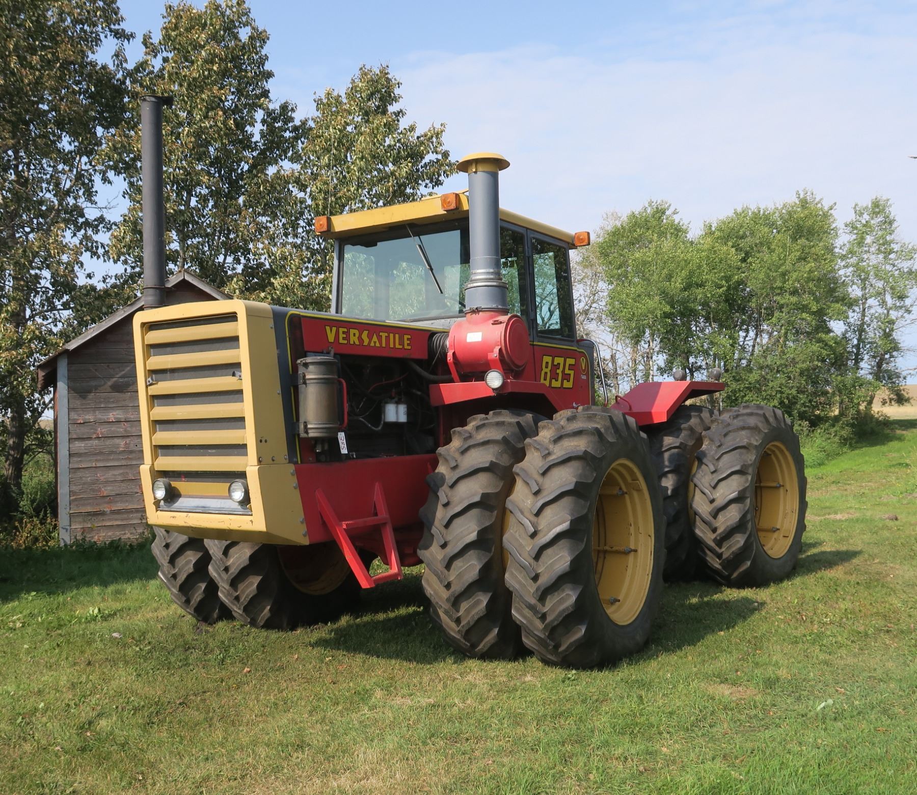 Versatile 835 Articulated Steer Tractor, 7038hrs. Runs & Drives *Needs ...