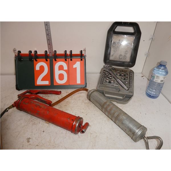 Grease gun / antifreeze remover/socket set