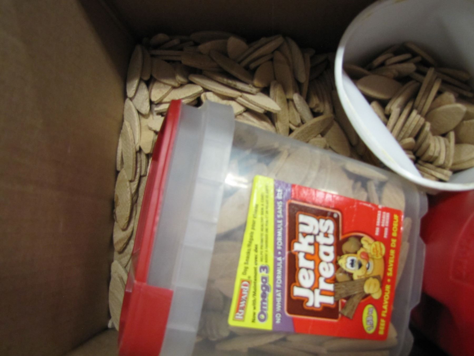 Box of wafer biscuits for wood joining