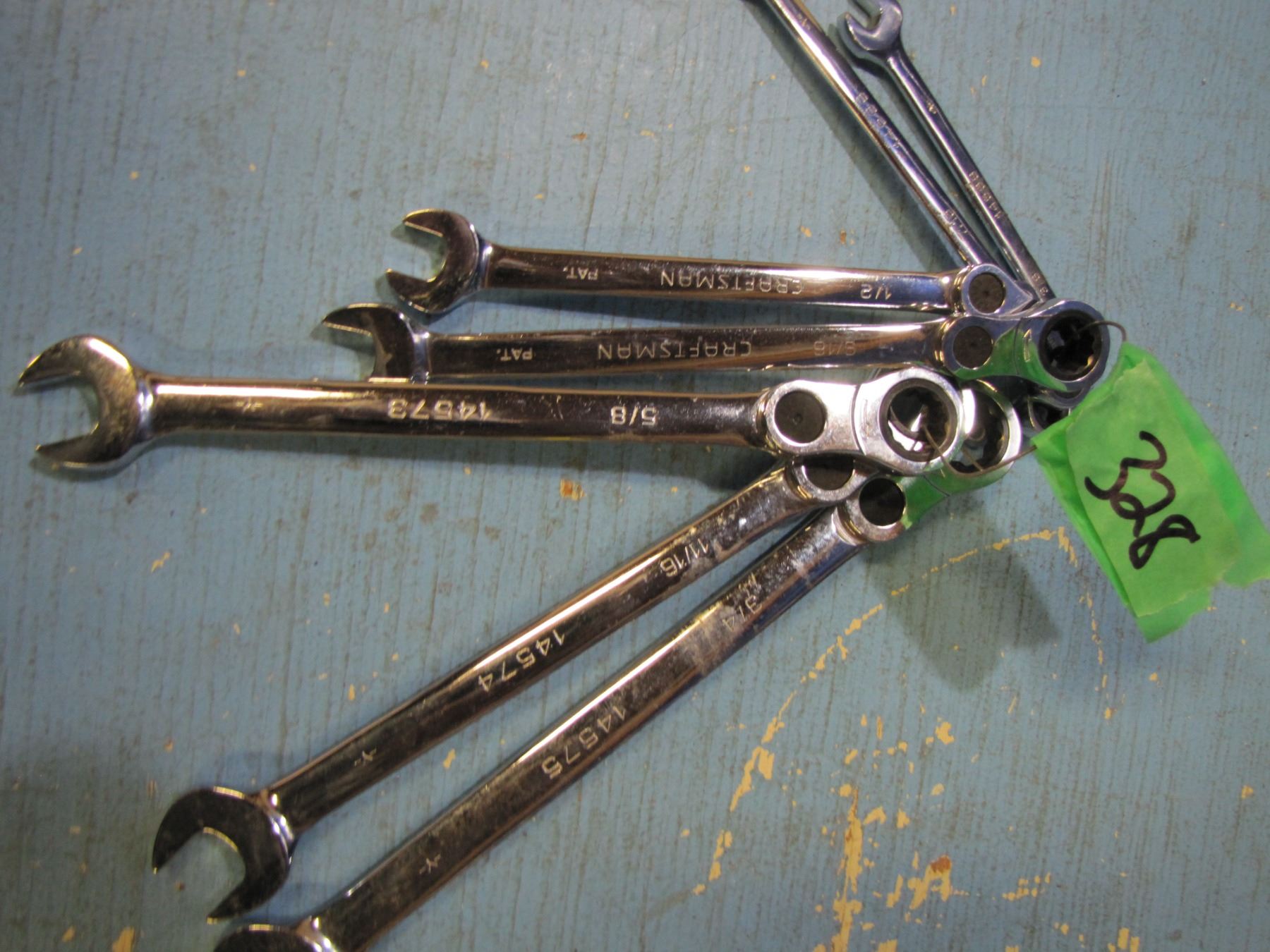 Lot of standard combination gear wrenches