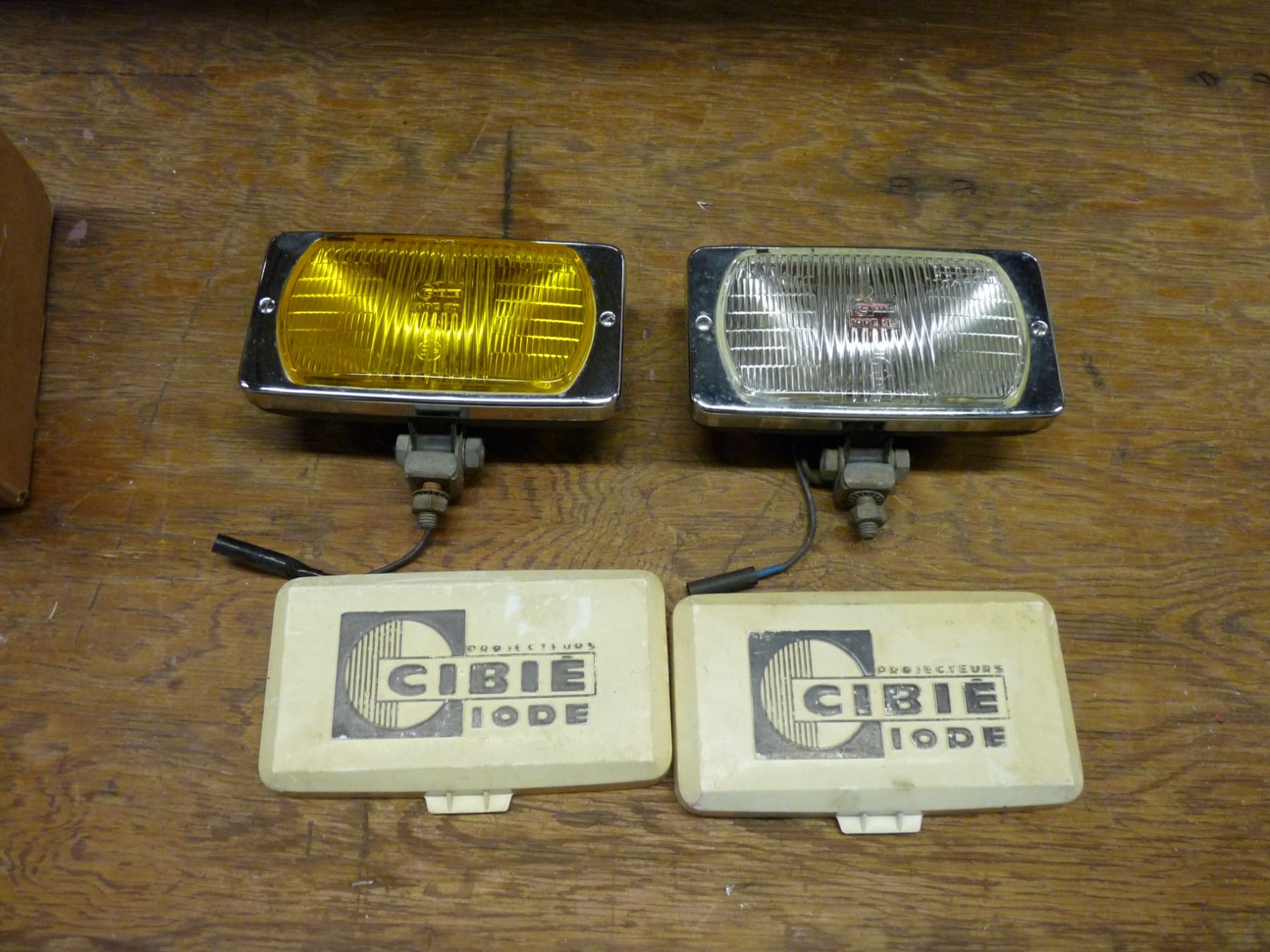Automotive fog lamps two Cibie series 95 halogen bulbs 12 Volt