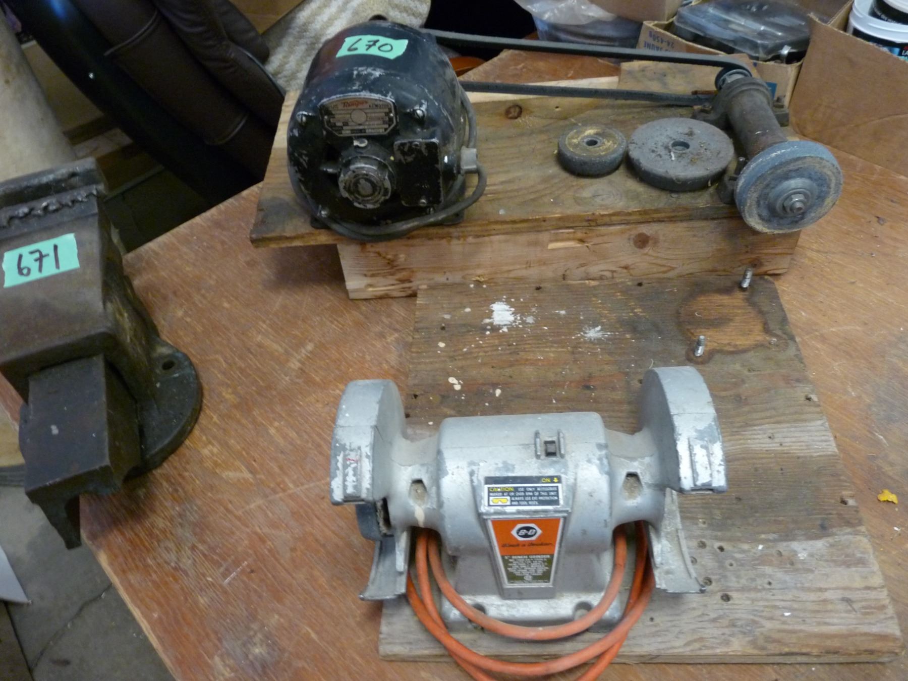lot of two bench grinders both tested and working
