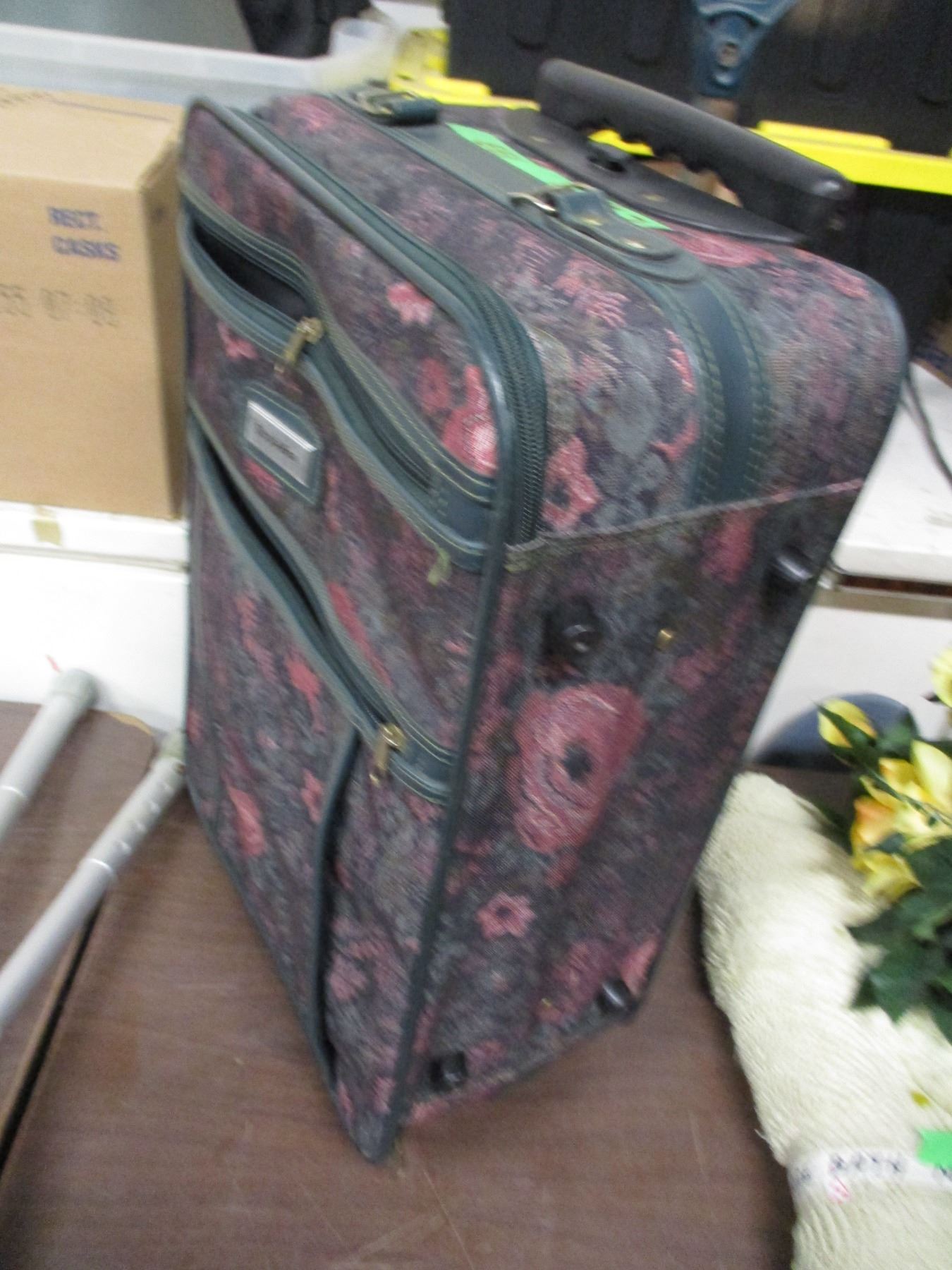 SMALL FLORAL ROLLING SUITCASE