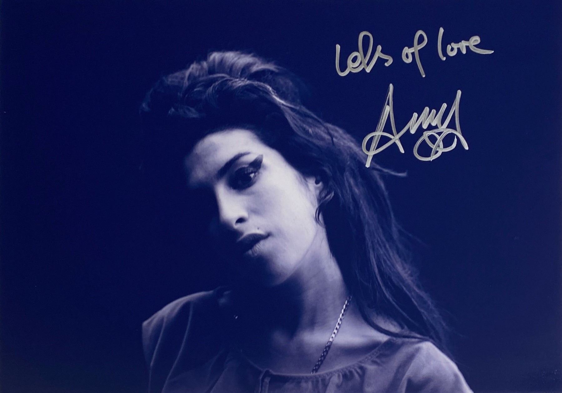 Autograph Signed Amy Winehouse Photo