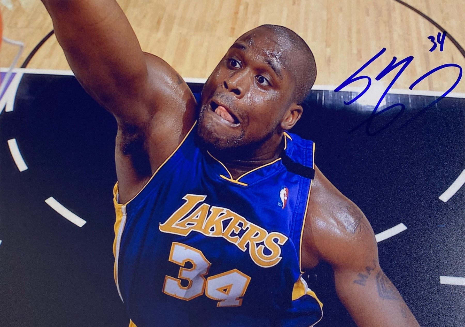 Autograph Signed Shaquille O'Neal Photo