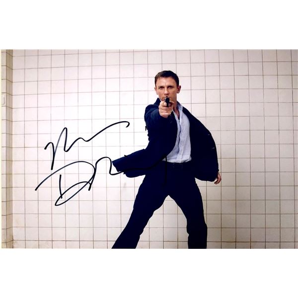Daniel Craig Autograph Signed James Bond 007 Photo