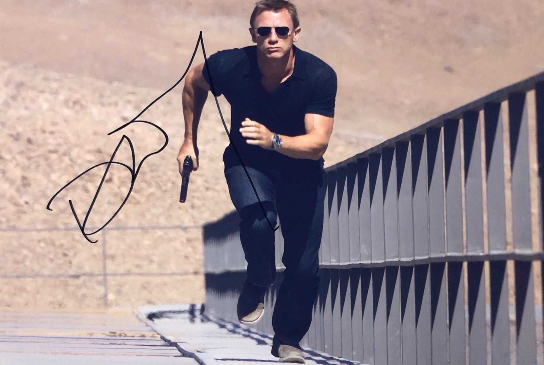 Daniel Craig Autograph Signed James Bond 007 Photo