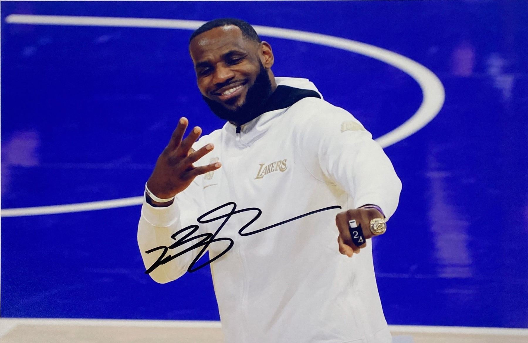 Autograph Signed Basketball LeBron James Photo