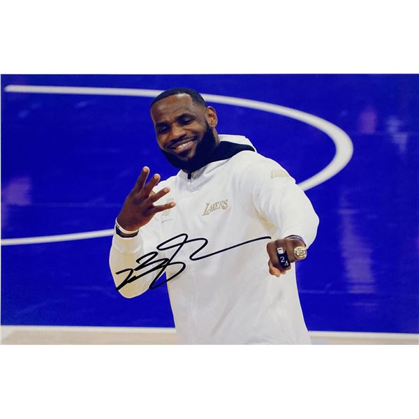 Autograph Signed Basketball LeBron James Photo