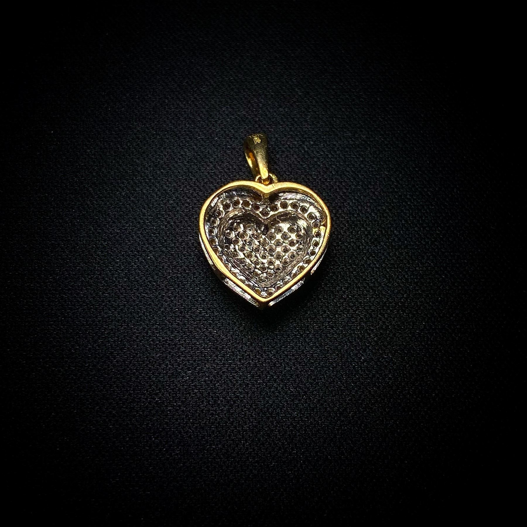 0.9 DWT 10 KT Gold Hrt Pndt w/ Diamond Lining