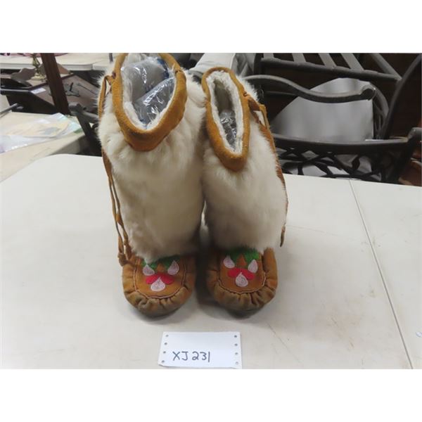 Vintage First Nations Leather Beaded Moccasins Mukluks Real Fur