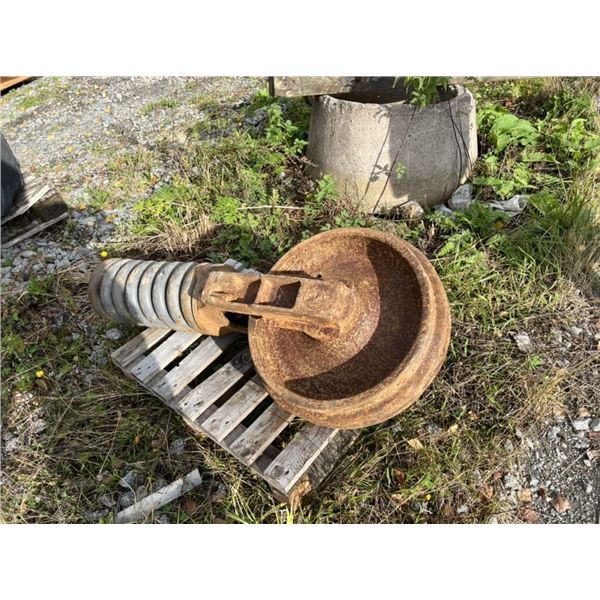 volvo 210 kaivinkoneen johopyörä sekä telan kiristin