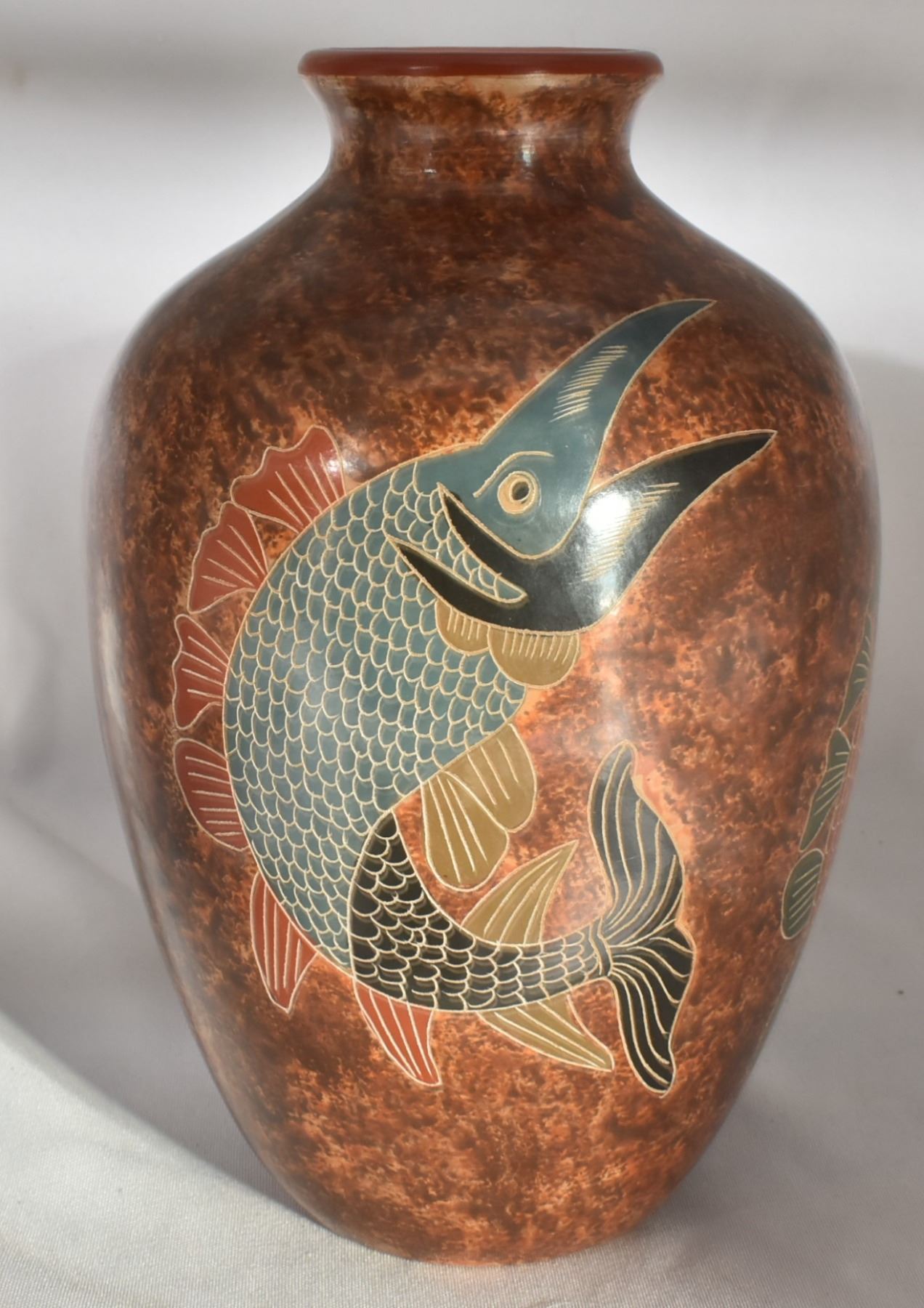 Nicaraguan Pottery Vase DW 143