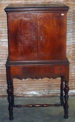 VINTAGE STEREO CABINET