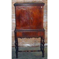 VINTAGE STEREO CABINET