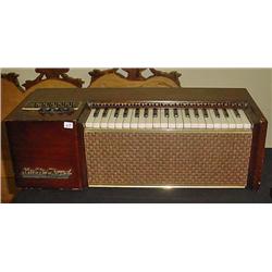 VINTAGE MULTI-CHORD ORGAN - TABLE TOP MODEL - WORK