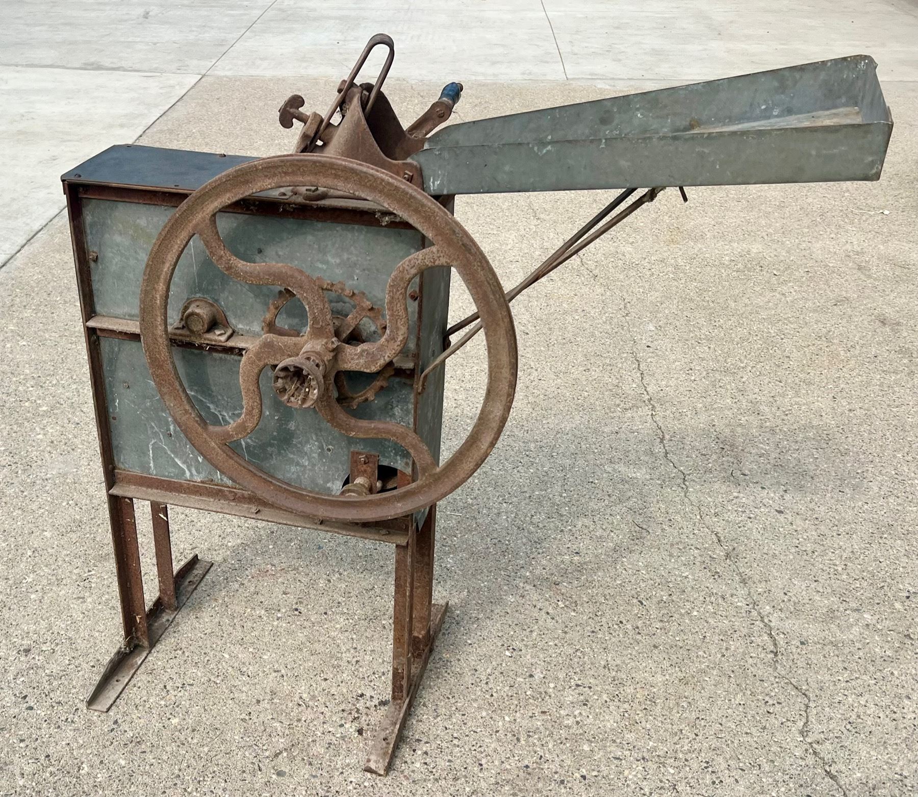 RARE ORIGINAL JOHN DEERE CORN SHELLER
