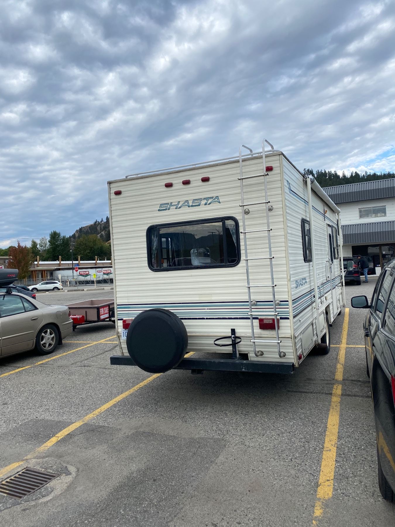 1992 Shasta 28 ft E350 Ford Chassis 175,130kms see pictures for more ...