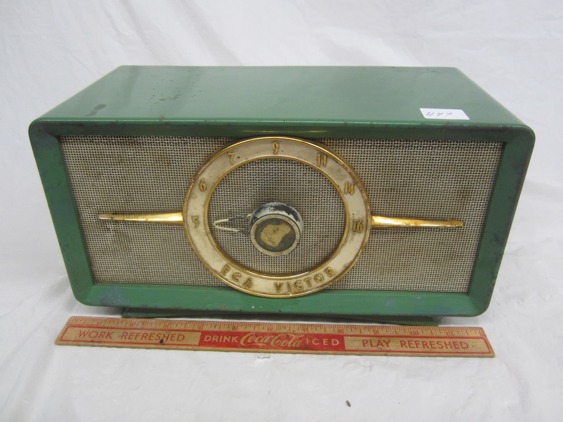 Vintage RCA Radio - Schmalz Auctions