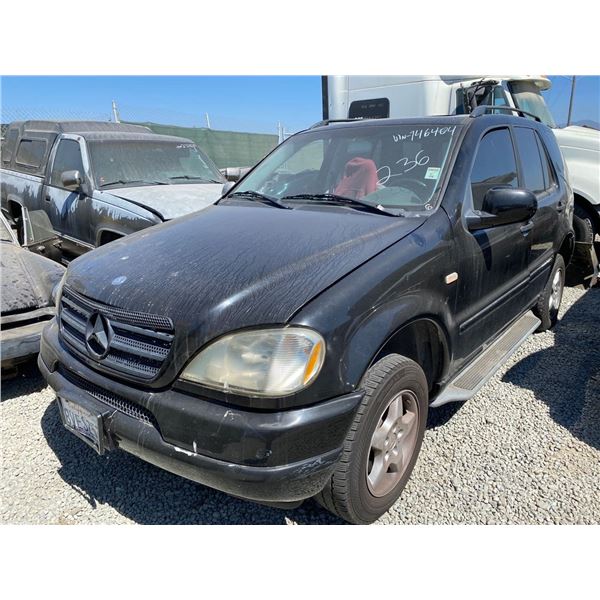 2000 MERCEDES-BENZ M-CLASS