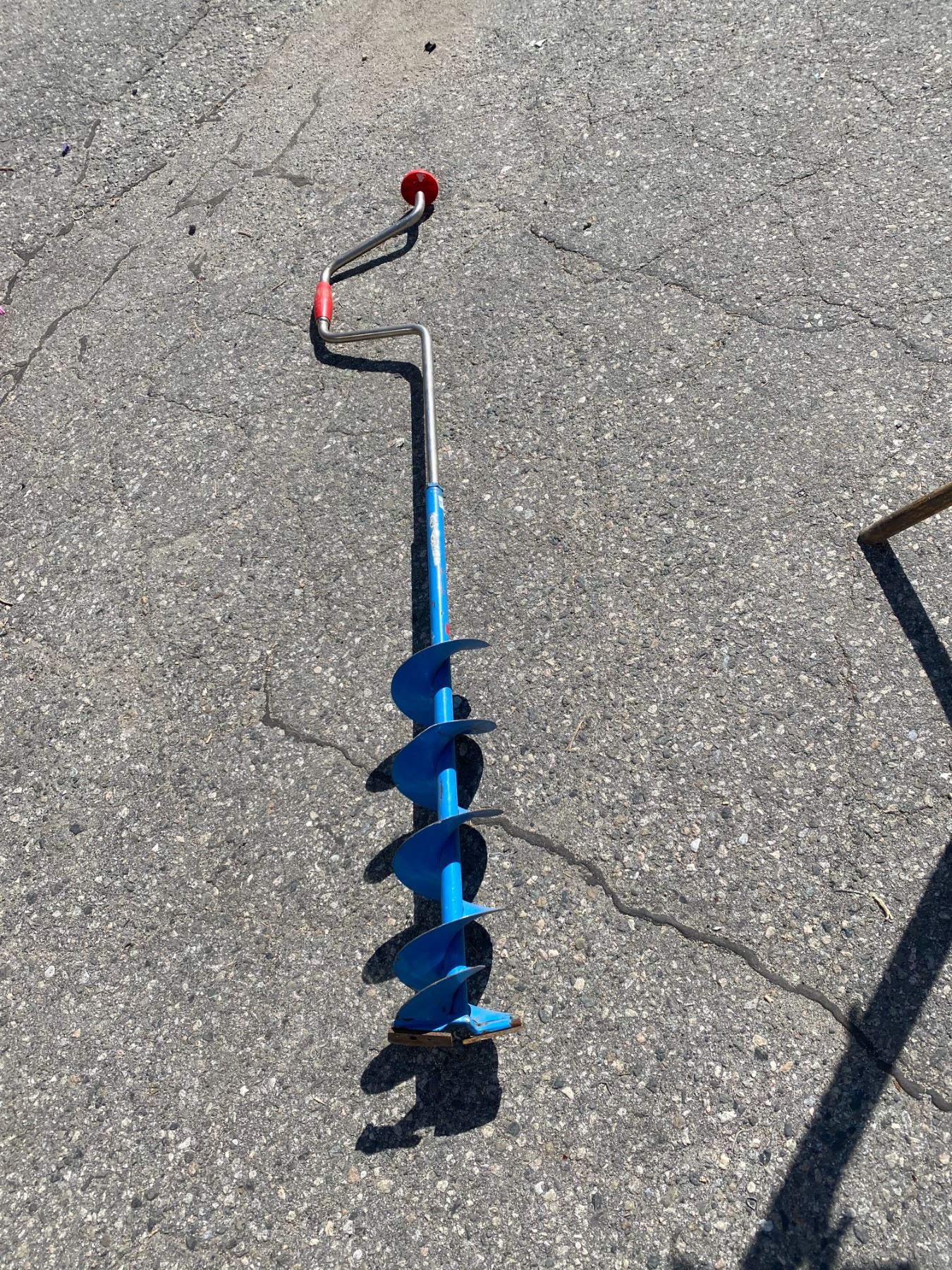 Ice auger